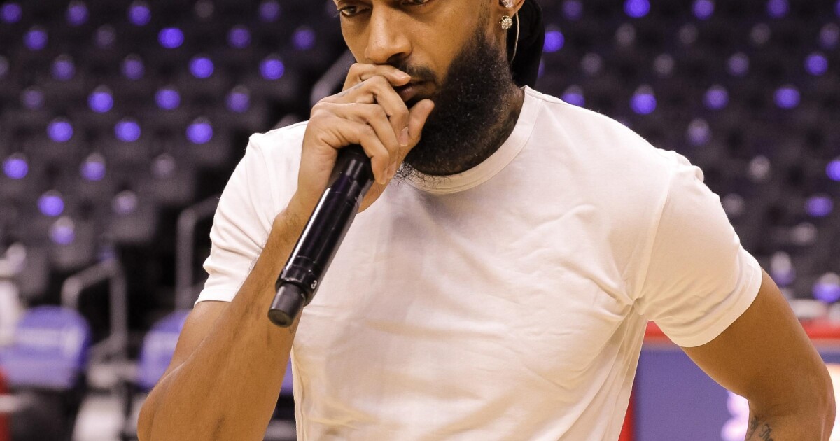 Nipsey Hussle est mort : le rappeur a été assassiné par balles devant ...