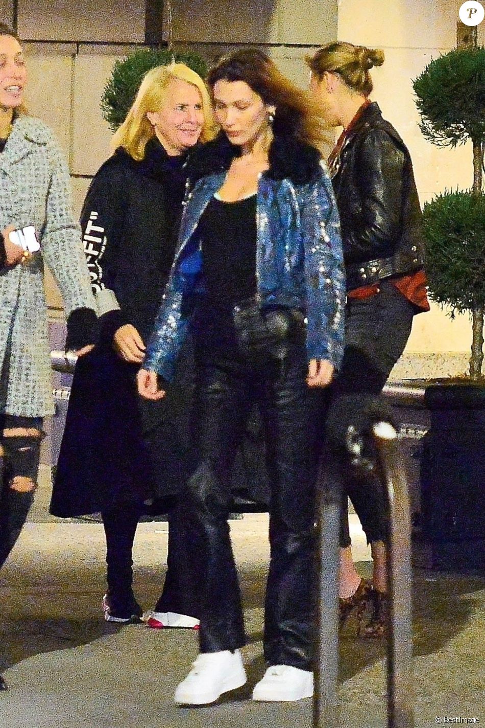 Exclusif - Bella Hadid - Gigi et Bella Hadid ont rejoint leurs demi ...