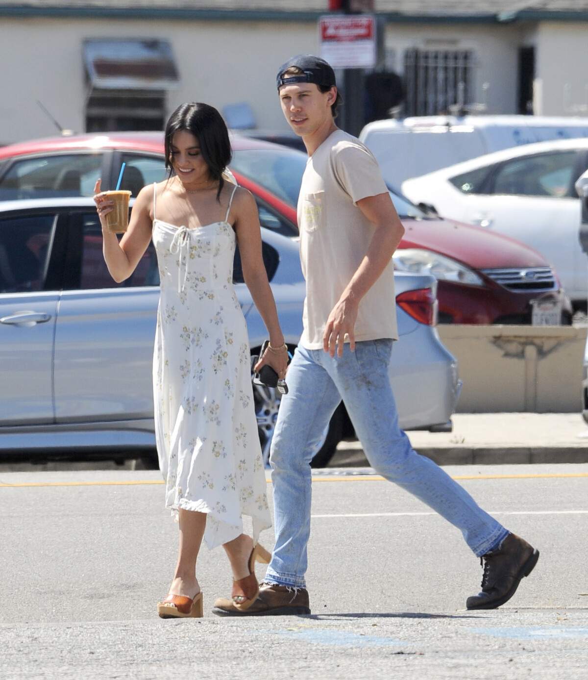 Photo : Exclusif - Vanessa Hudgens et son compagnon Austin Butler dans ...