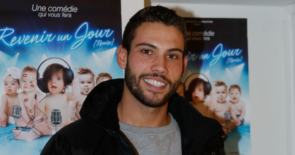 Kévin Miranda - Photocall lors de la générale de la pièce Revenir un ...