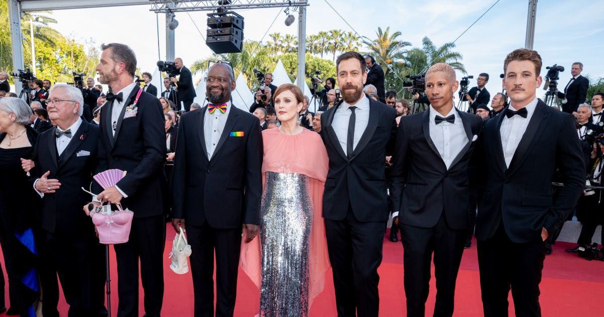 Cliff Morrison, Guy Vandenberg, Steve Williams, Julianne Moore (robe ...