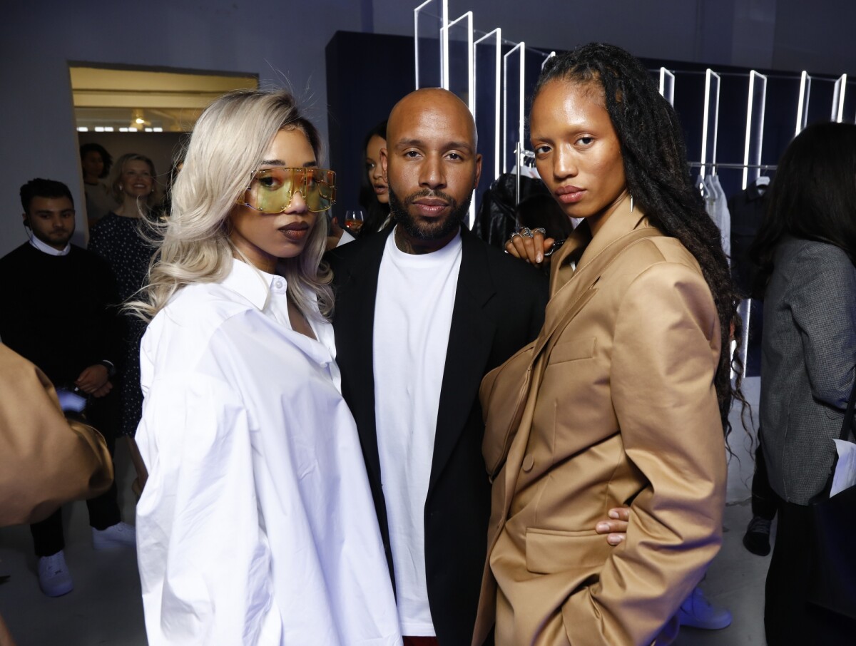 Photo : Kitty Cash, Matthew Henson et Adesuwa assistent au cocktail de ...