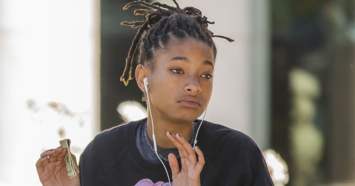 Exclusif - Willow Smith est allée déjeuner au restaurant Le Pain ...