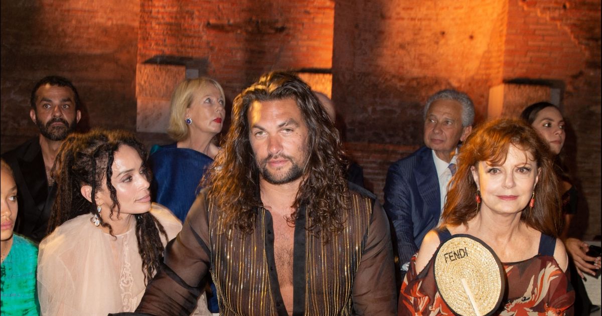 Lisa Bonet, Jason Mamoa et Susan Sarandon arrivent au défilé Fendi ...