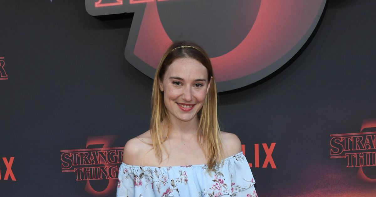 Déborah François à la première de la série Netflix Stranger Things ...