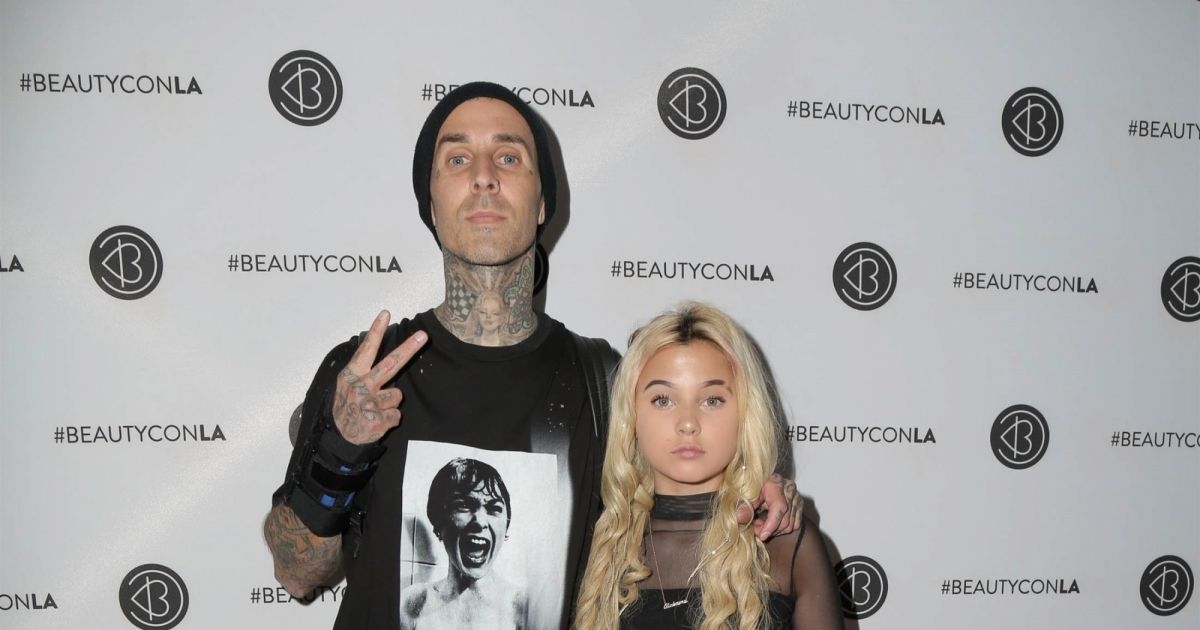Travis Barker, Alabama Luella Barker à la soirée Beautycon Festival LA ...