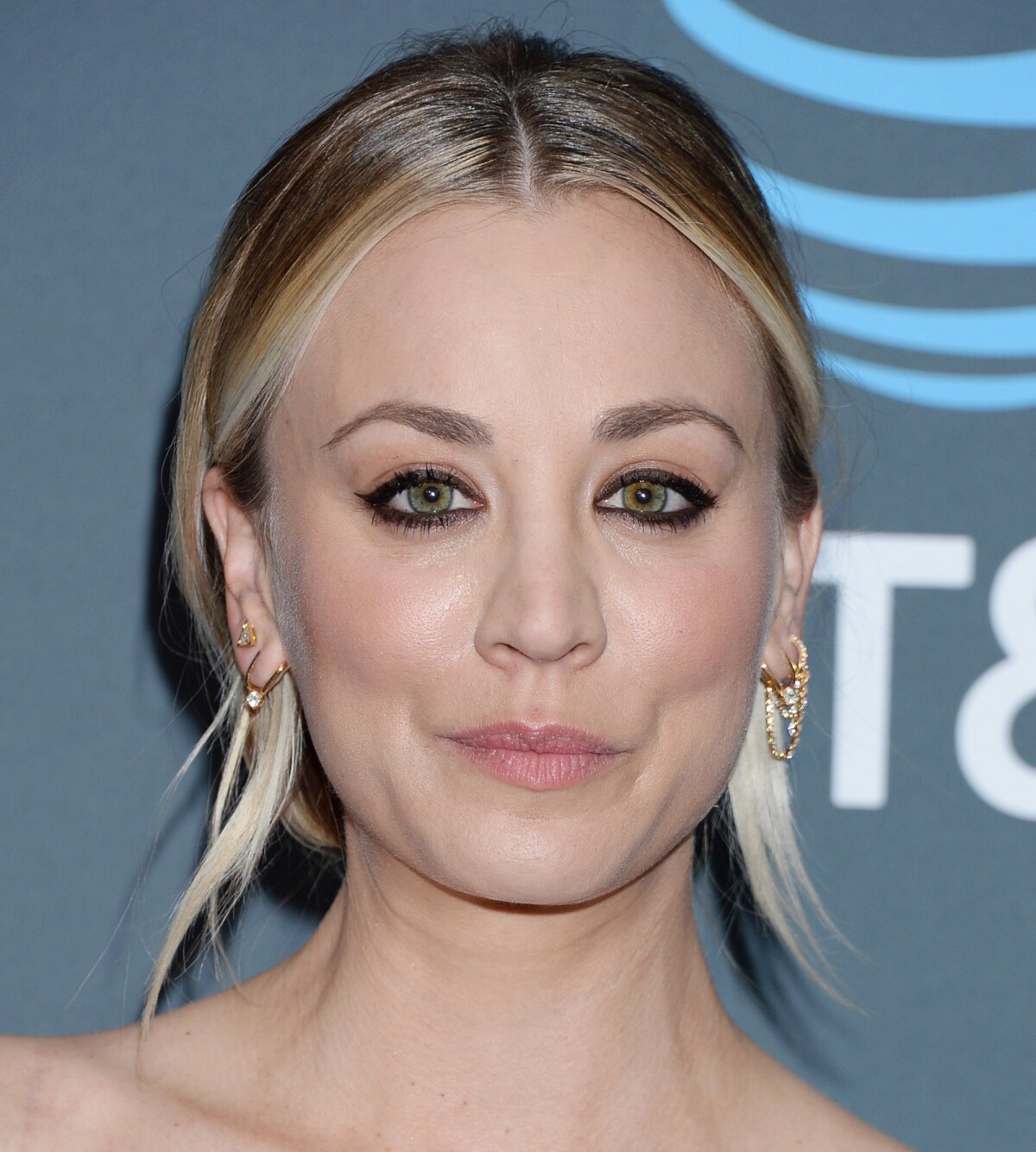 Photo : Kaley Cuoco à la press room de la soirée des 24ème Critics ...