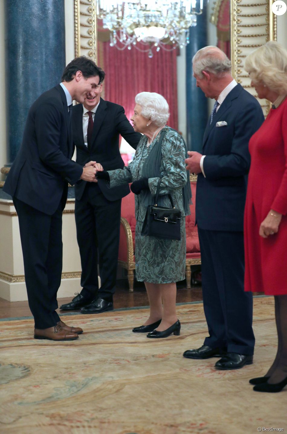 Justin Trudeau, la reine Elisabeth II d'Angleterre, le prince Charles ...