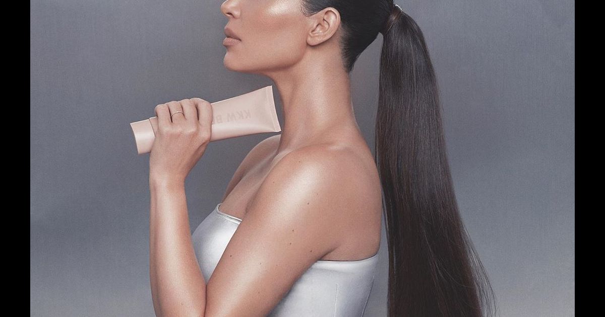 Kim Kardashian dévoile un nouveau produit de sa marque de cosmétiques KKW sur Instagram - Purepeople