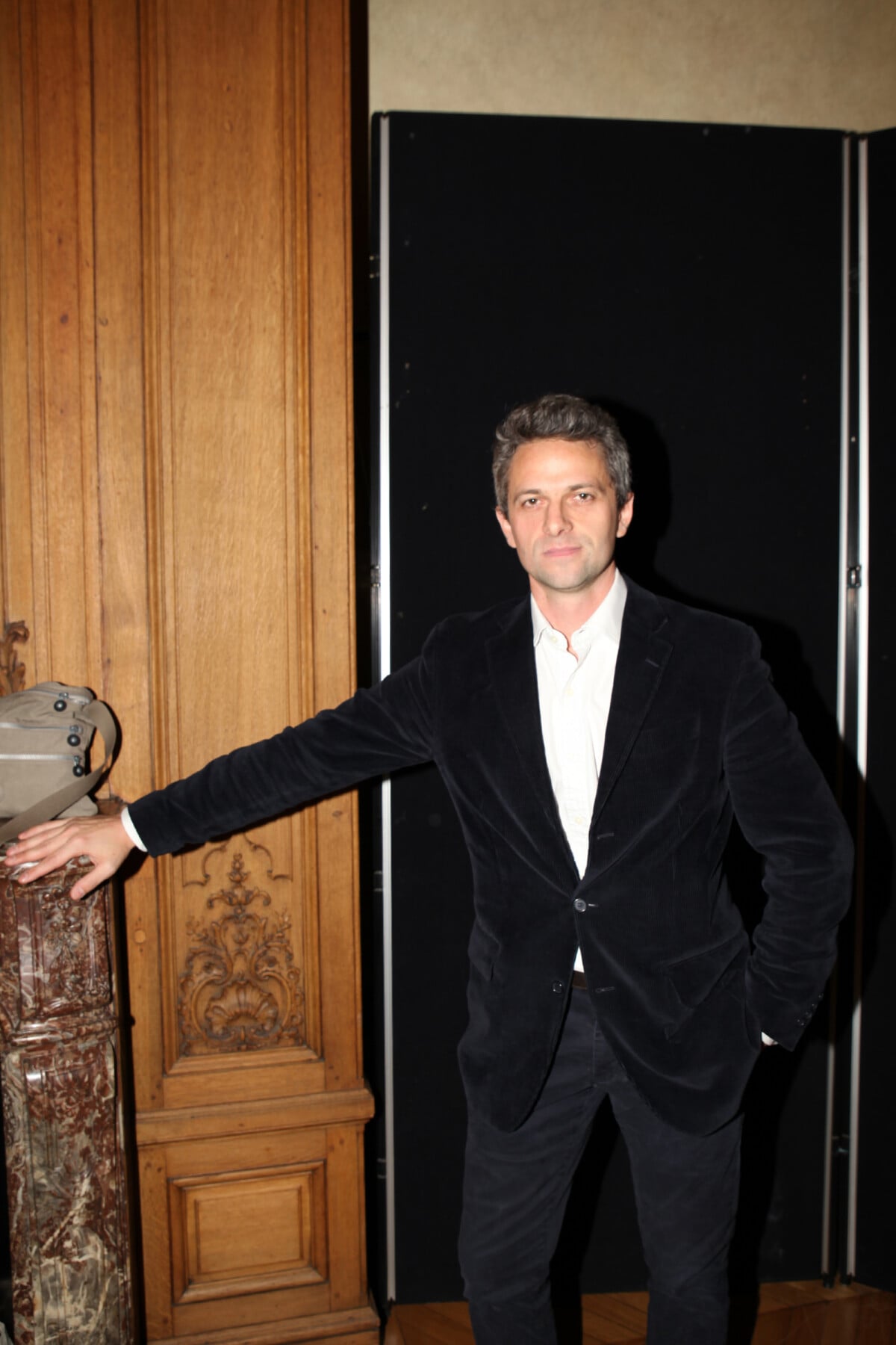 Photo : Exclusif - Louis de Mareüil, éditeur du livre - Dédicace du ...