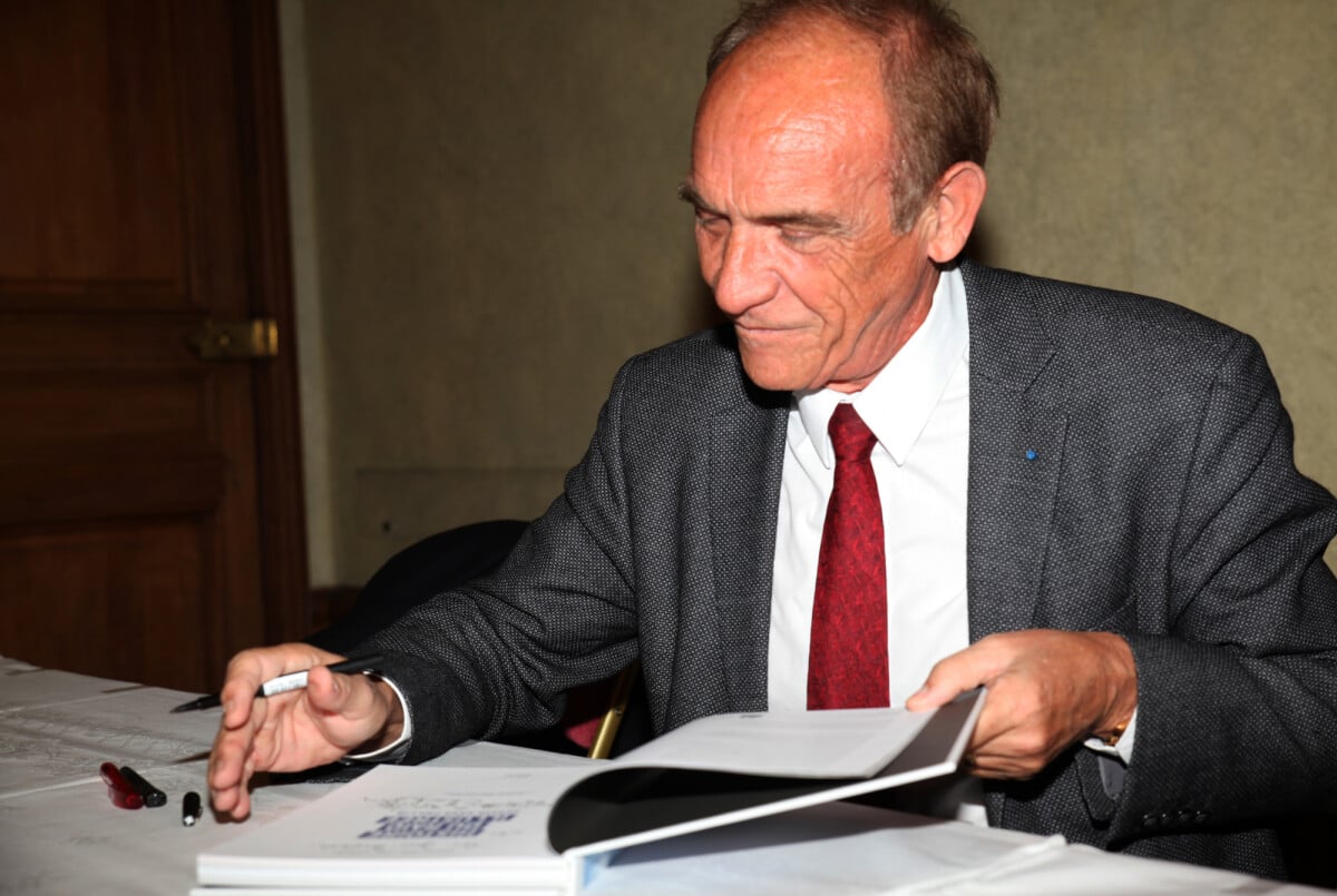Photo : Exclusif - Charles Diaz - Dédicace du livre "Histoire du Raid ...