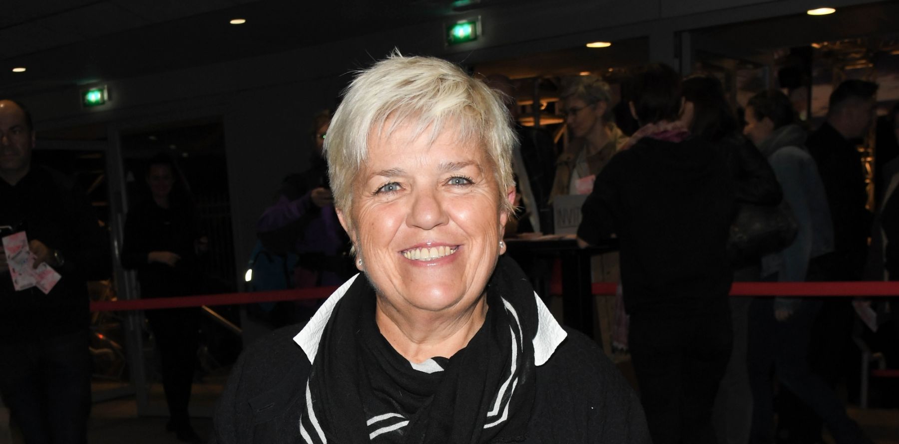 Mimie Mathy brune et les cheveux longs, l'actrice est méconnaissable ...