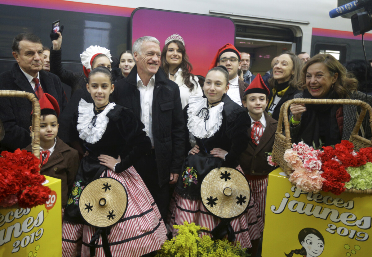 Photo : Didier Deschamps durant le départ du train des Pièces Jaunes à ...