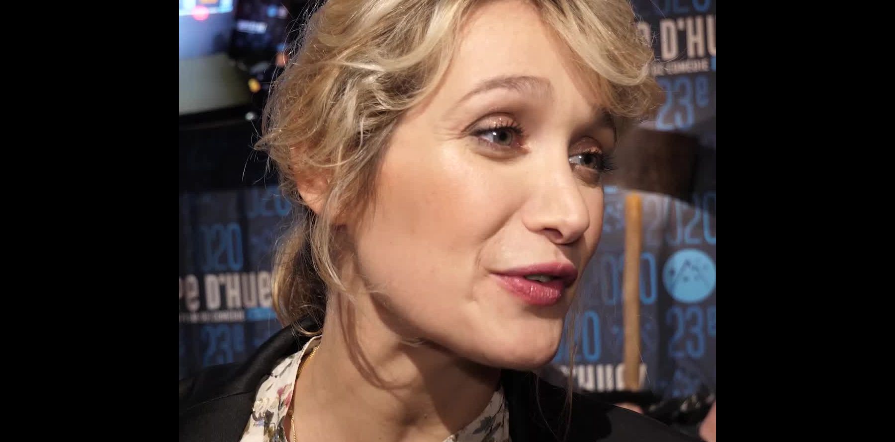 Caroline Anglade enceinte : elle dévoile son baby bump à l'Alpe d'Huez ...