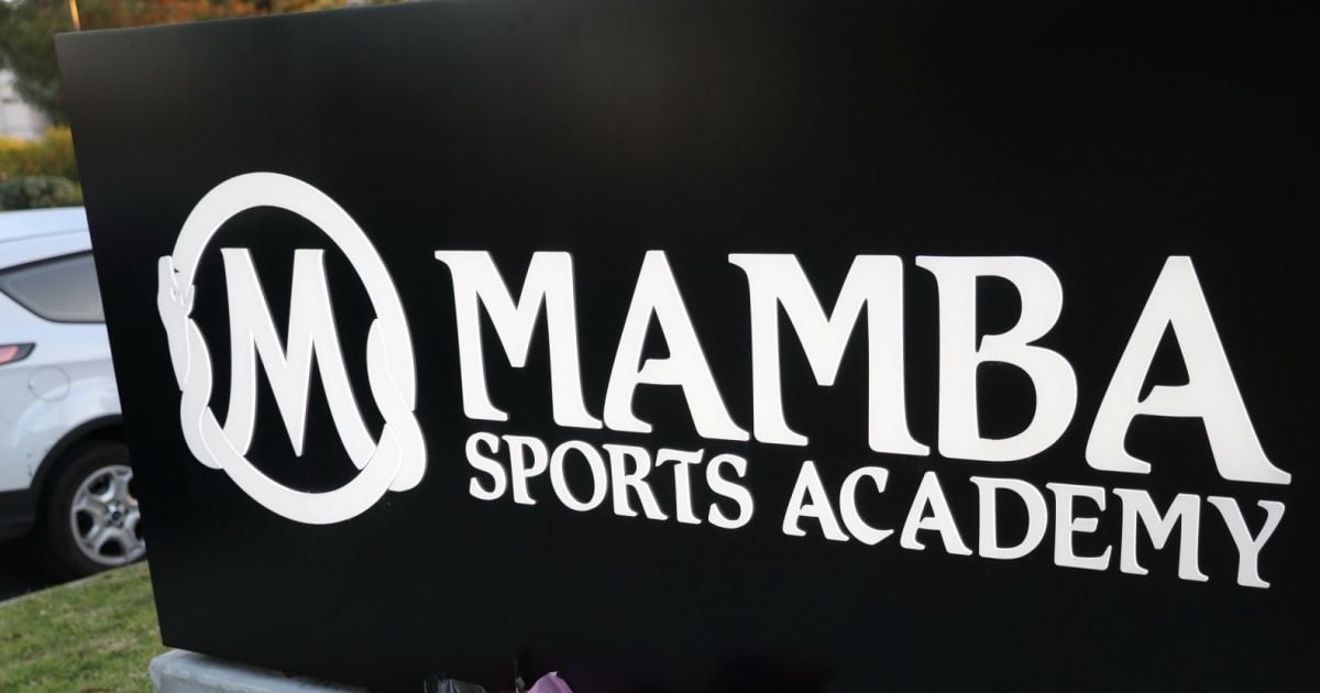 Hommage devant le Mamba Sports Academy à Thousand Oaks au champion de ...