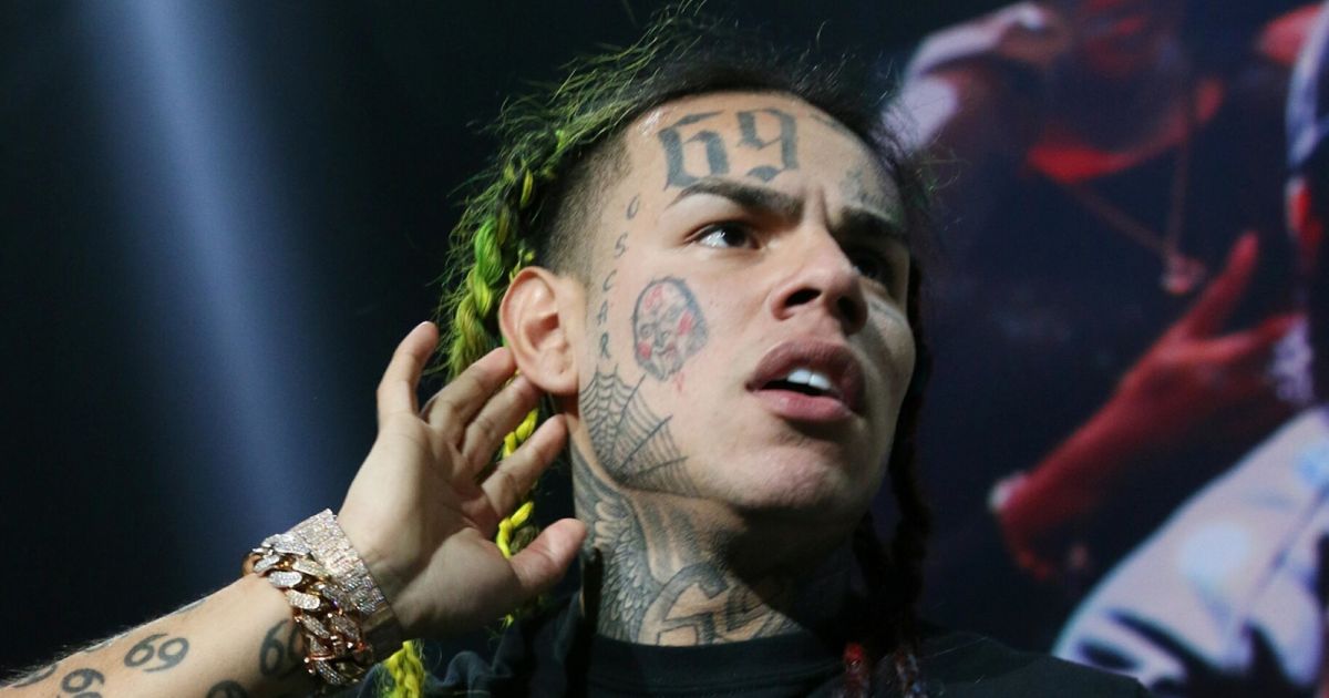 6ix9ine (Tekashi 69) lors du Power 105 à Newark le 28 octobre 2018 ...