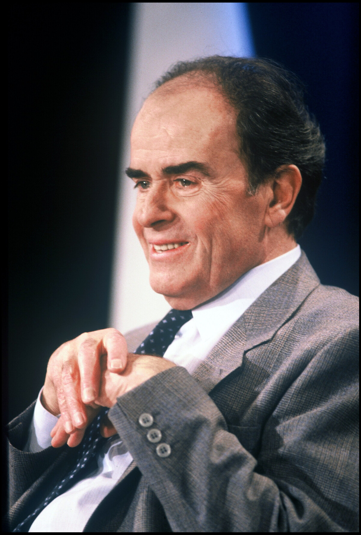 Photo : Georges Marchais sur le plateau du Téléthon en 1987 - Purepeople