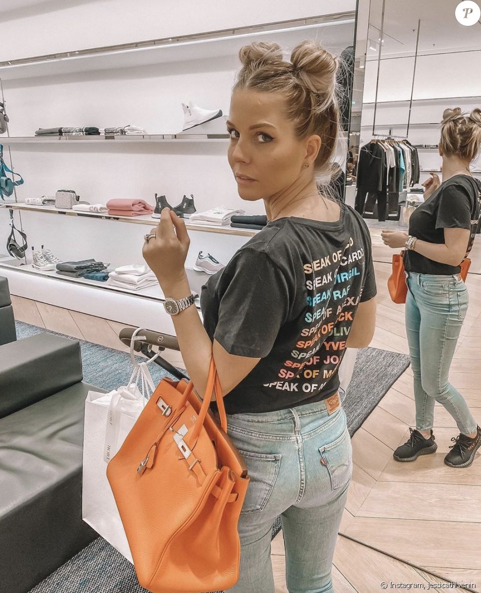 Jessica Thivenin pose sur Instagram lors d'une séance shopping à Dubaï ...