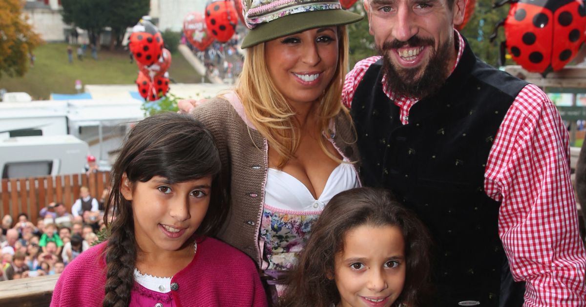 Franck Ribéry avec sa femme Wahiba et leurs enfants lors de l ...