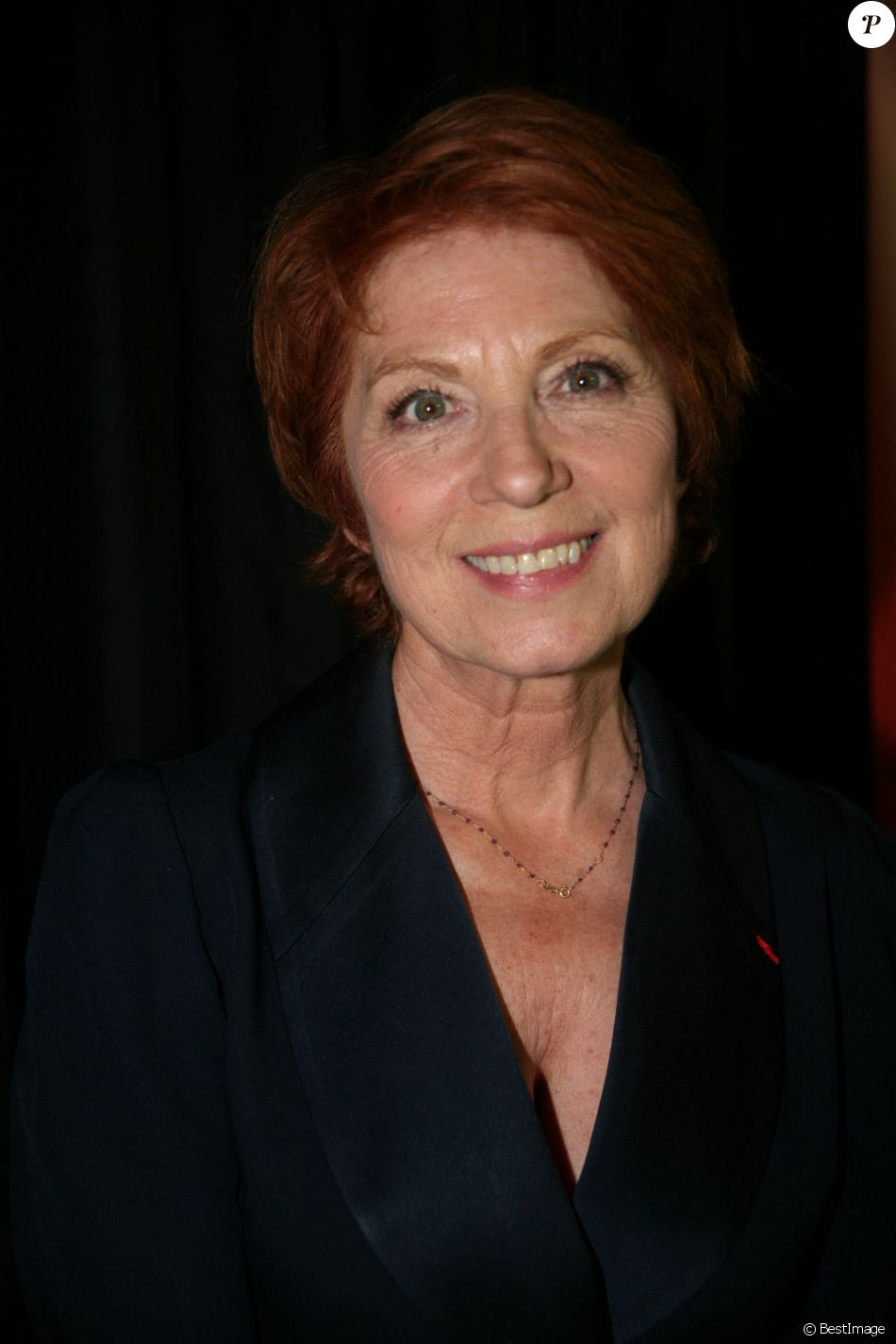 Portrait de Veronique Genest. - Purepeople