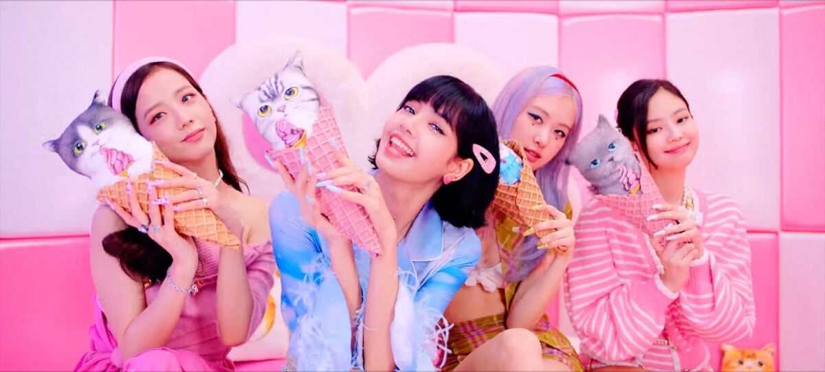 Photo : Lisa, Jennie, Rosé et Jisoo du groupe Blackpink dans le clip de ...