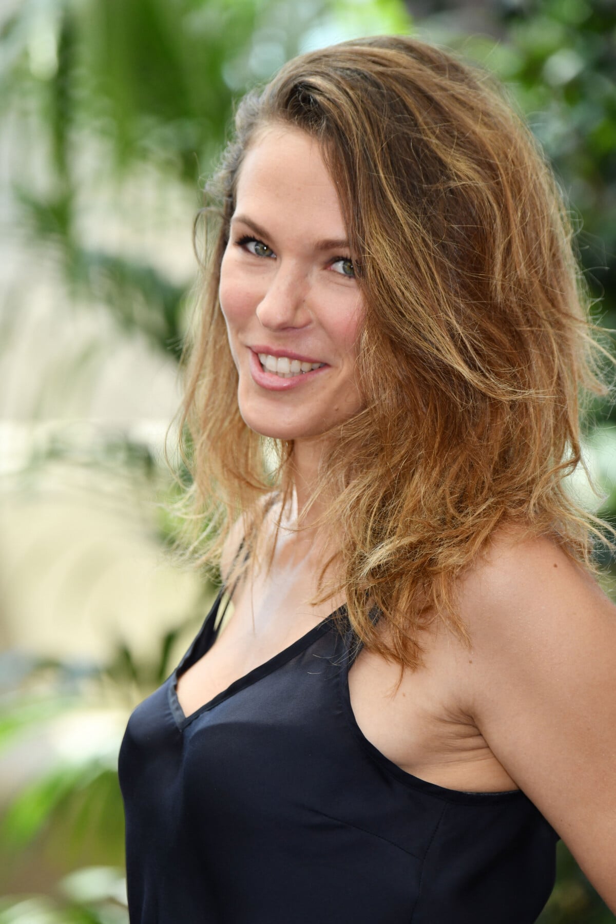 Photo : Lorie Pester durant un photocall pour la série "Demain nous ...
