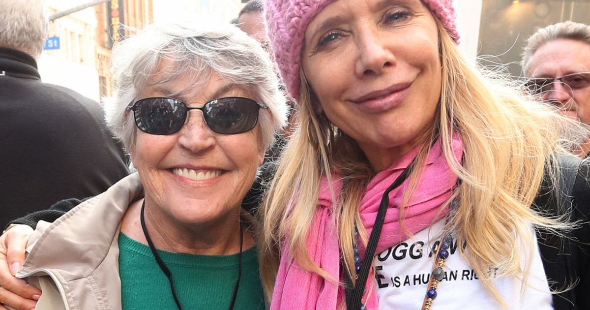 Helen Reddy, Rosanna Arquette, à la Women's March à Los Angeles, en ...