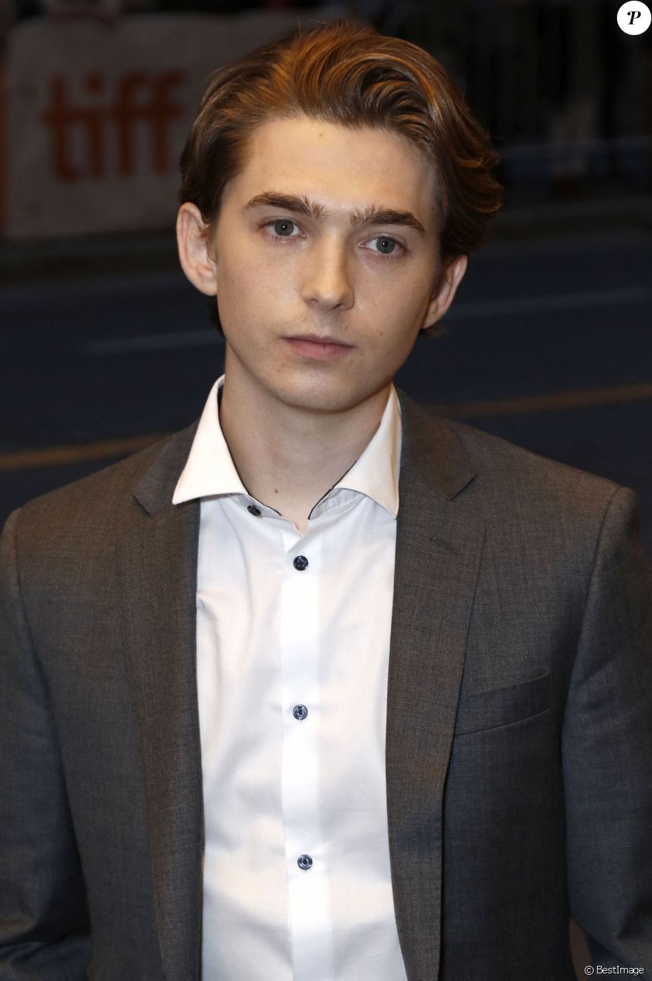 Austin Abrams à la première de Brad's Status au Toronto International ...