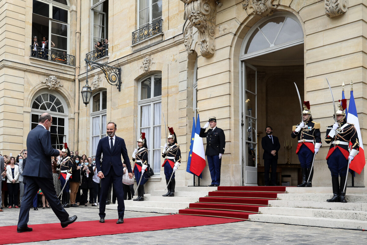 Photo Passation De Pouvoir à Matignon Entre Edouard Philippe Et Jean Castex Nouveau Premier