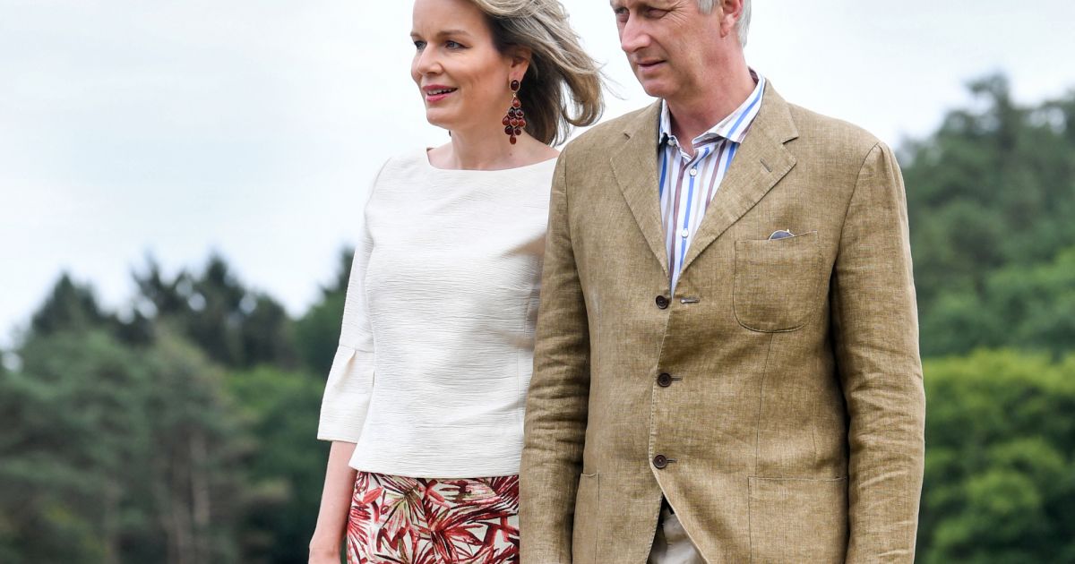 Le roi Philippe et la reine Mathilde de Belgique visitent la ville de ...