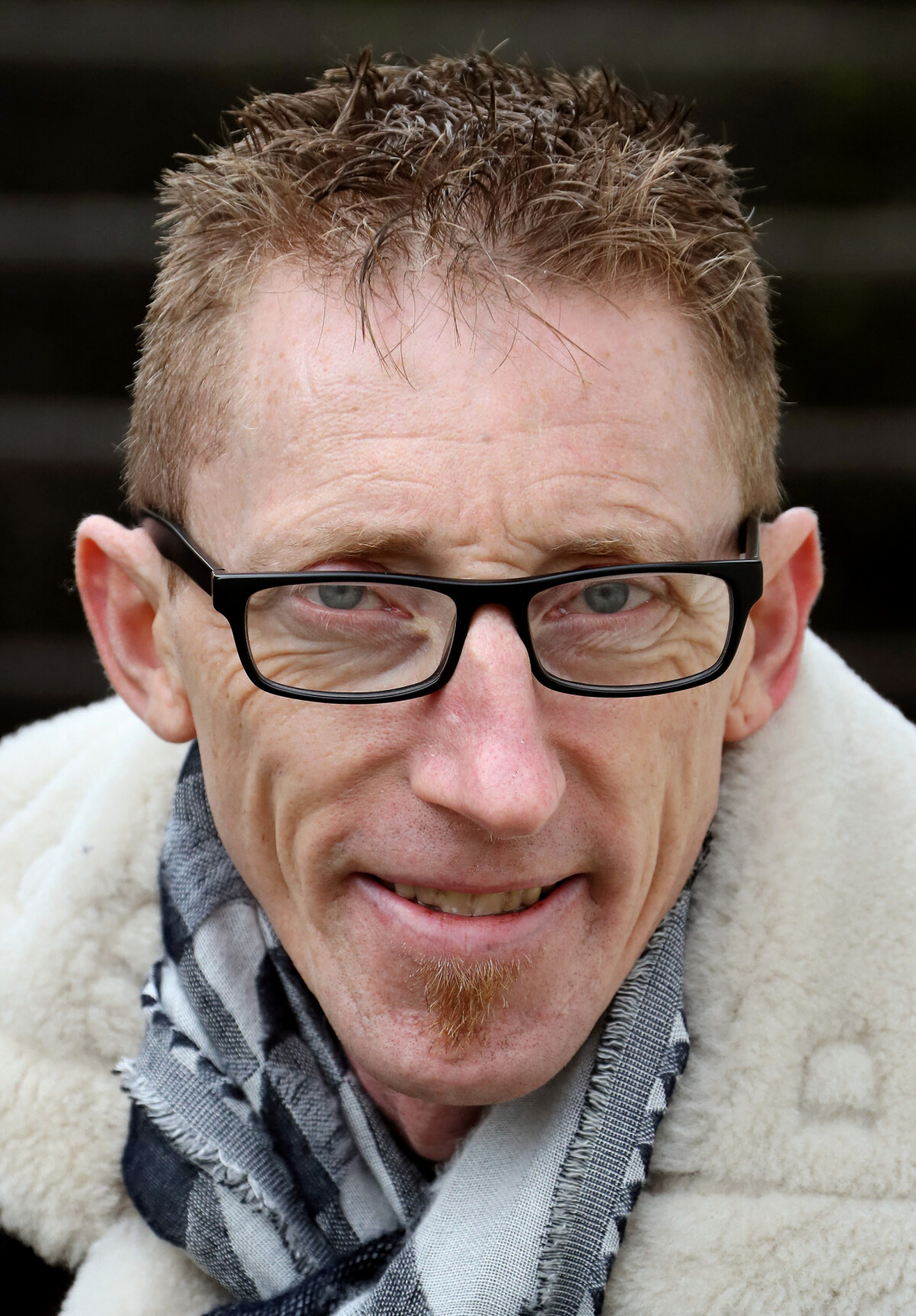 Photo : Exclusif - Patrick Dils pose dans un parc à Floirac près de ...