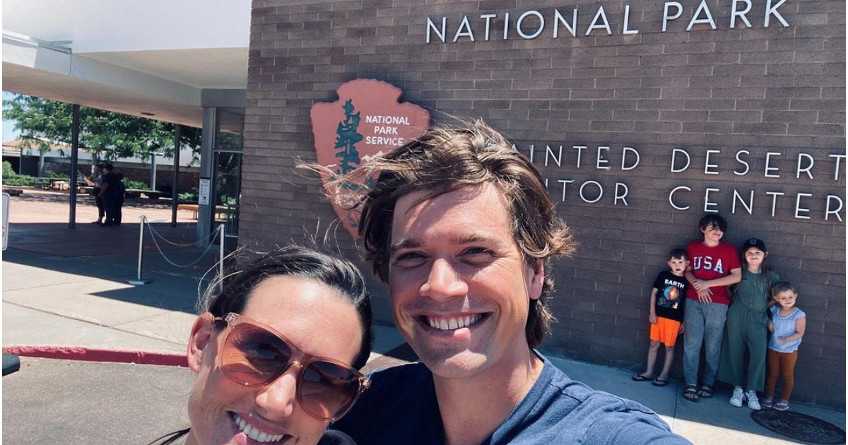 Zac Hanson, son épouse Kathryn Hanson et leurs quatre enfants. Juin ...