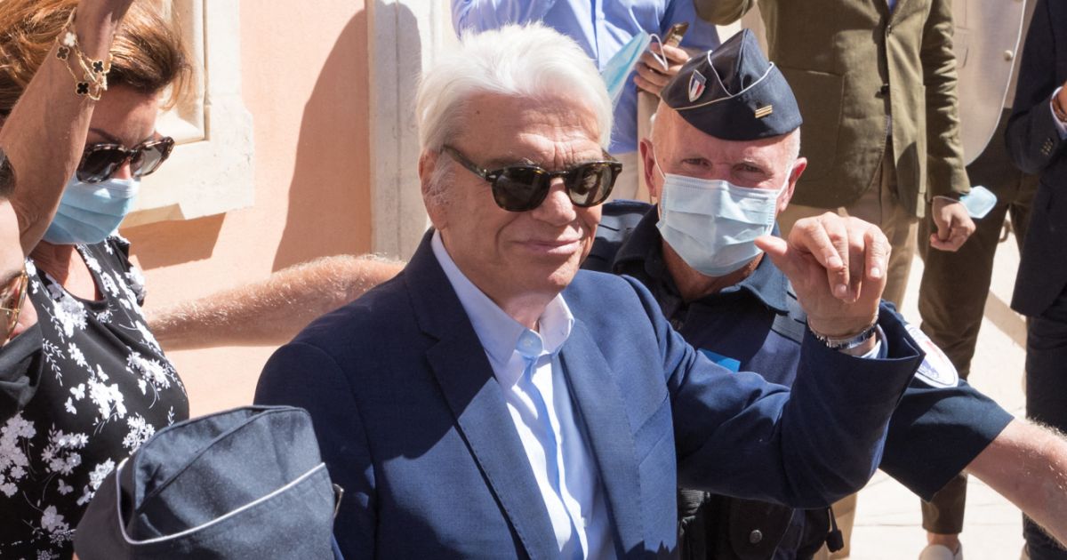 Bernard Tapie et sa femme Dominique - Mariage civil de Sophie Tapie et ...