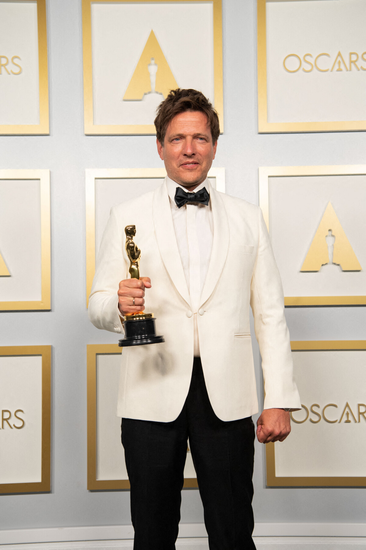 Photo : Thomas Vinterberg lauréat de la 93 cérémonie des Oscars à Los ...