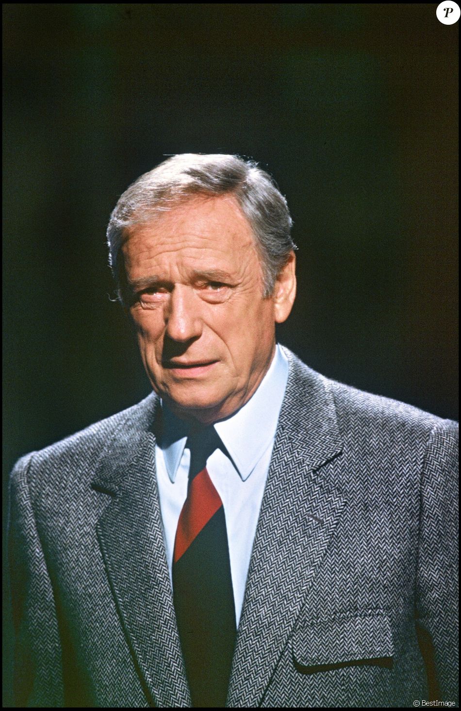 Yves Montand. sur le plateau de l'émission Grand Public. - Purepeople