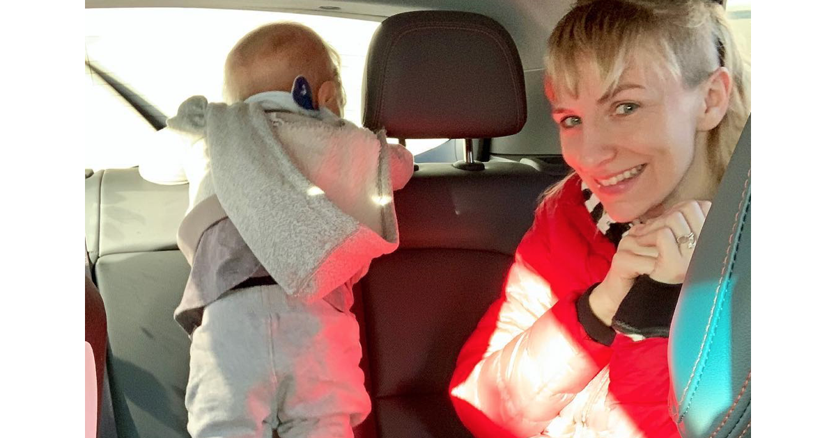Mickey Sumner et son fils Akira en février 2019. - Purepeople