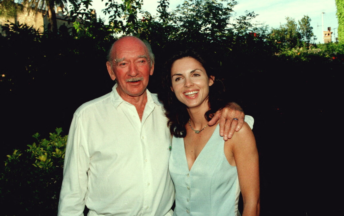 Photo : Eddie Barclay et son épouse Caroline Barclay en 1997. - Ode ...
