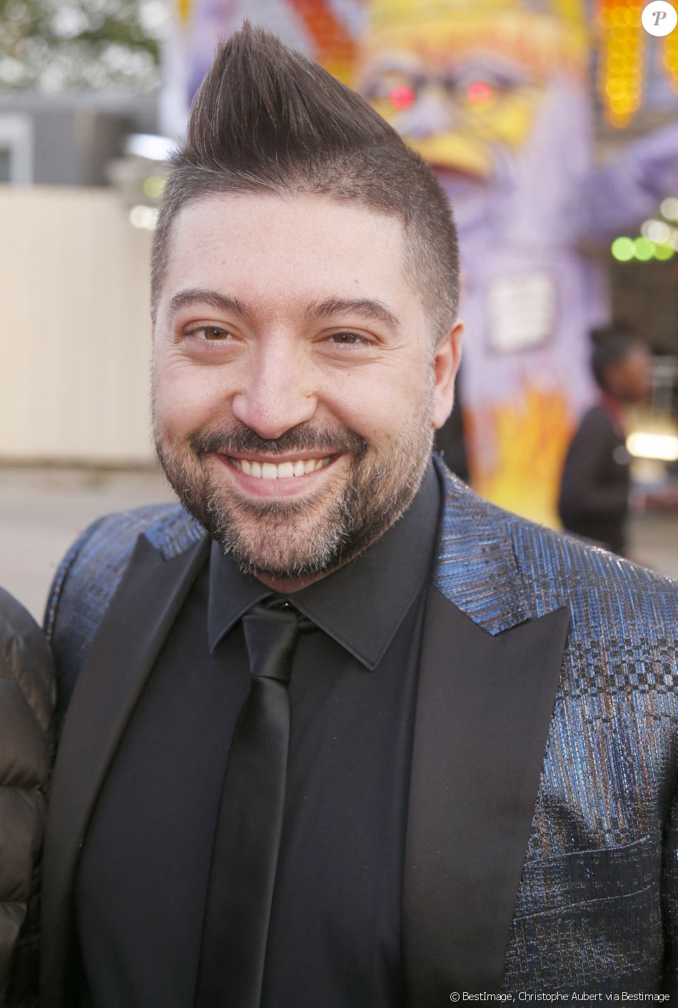 Chris Marques surexcité dans VTEP : il se rase le crâne en pleine ...