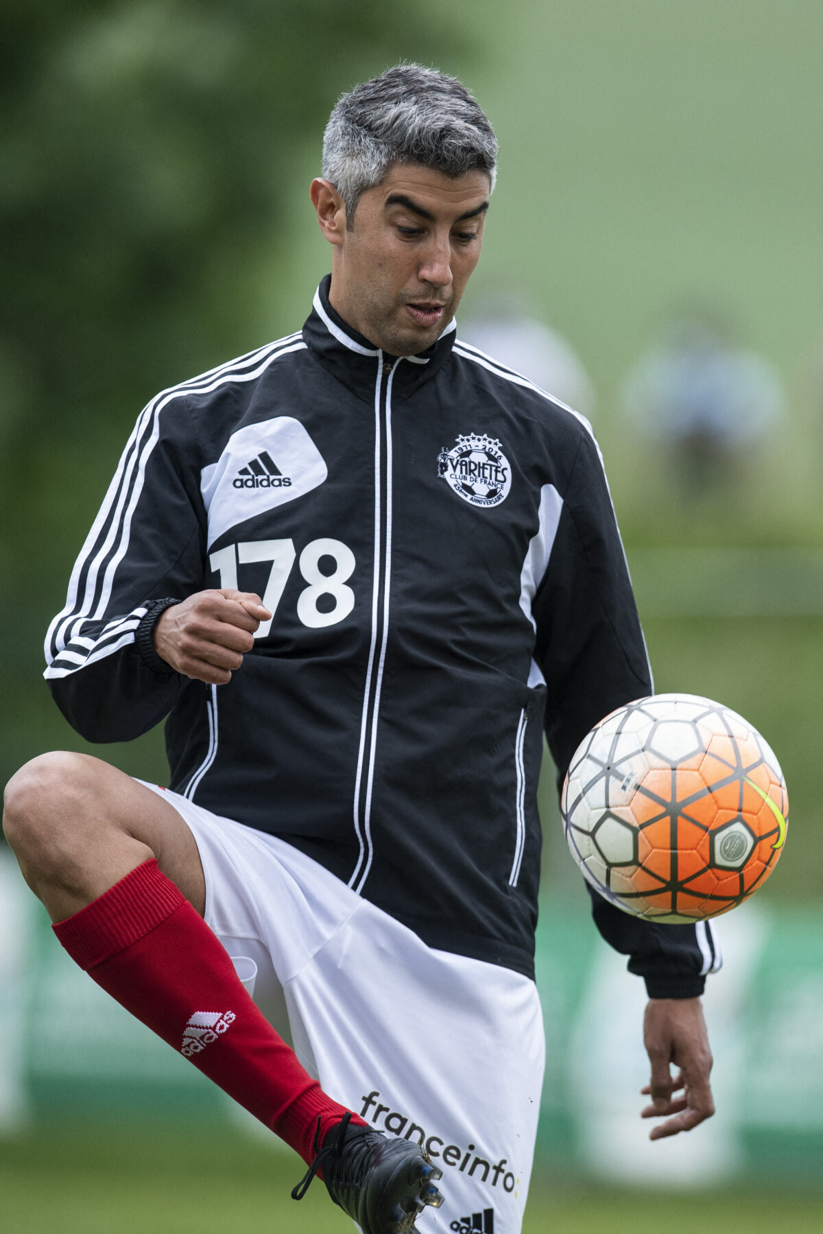 Photo : Smaïl Bouabdellah lors du match d'inauguration du stade Charles ...