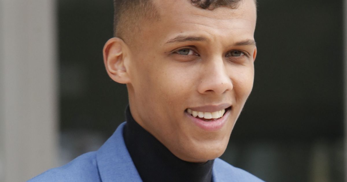 Stromae - People à la sortie du défilé de mode Louis Vuitton ...