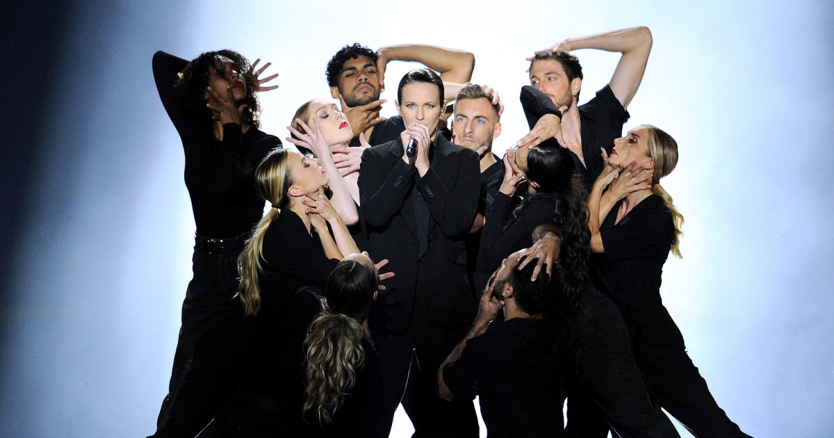 Lorie : Métamorphosée en Christine and the Queens, elle fait sensation ...