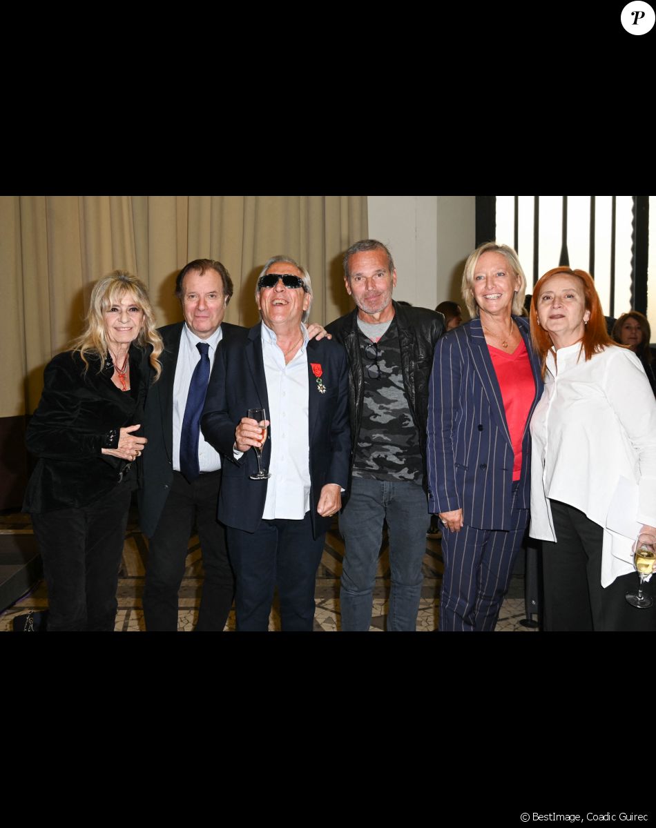 Gilbert Montagné avec Nikole et leurs petits enfants pour une soirée ...