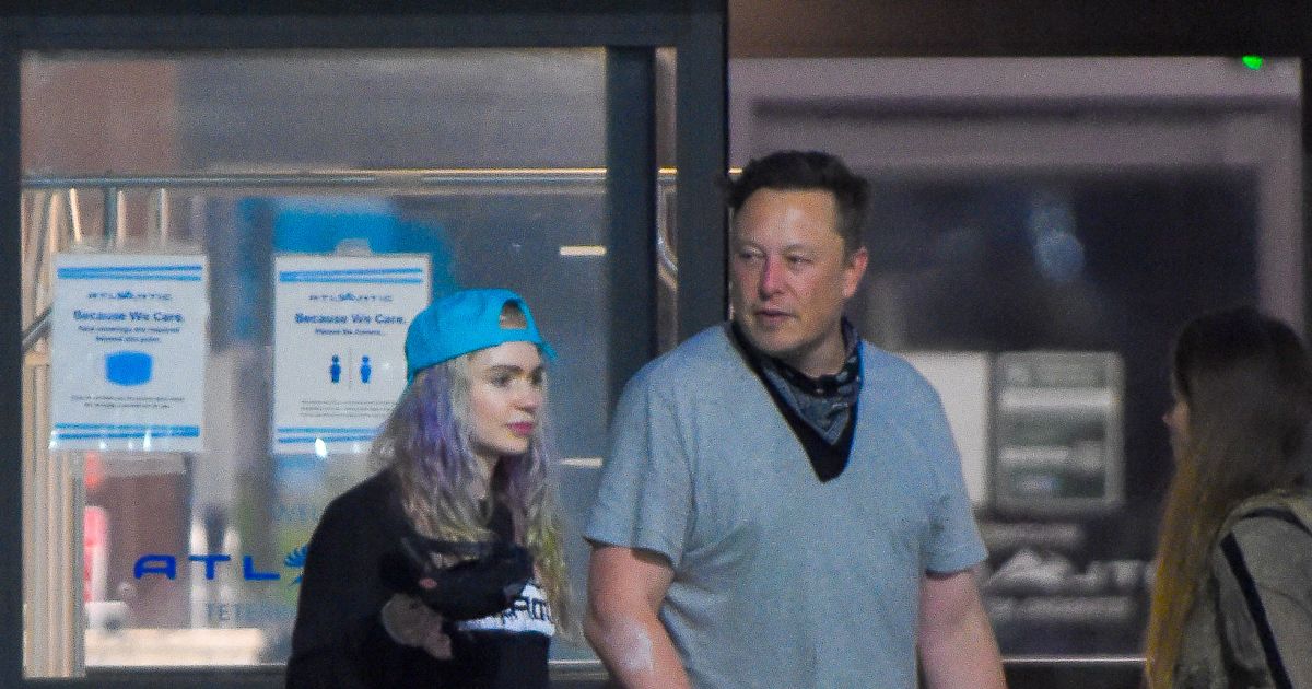 Exclusif - Elon Musk à la sortie de l'Aéroport de Teterboro, New Jersey ...