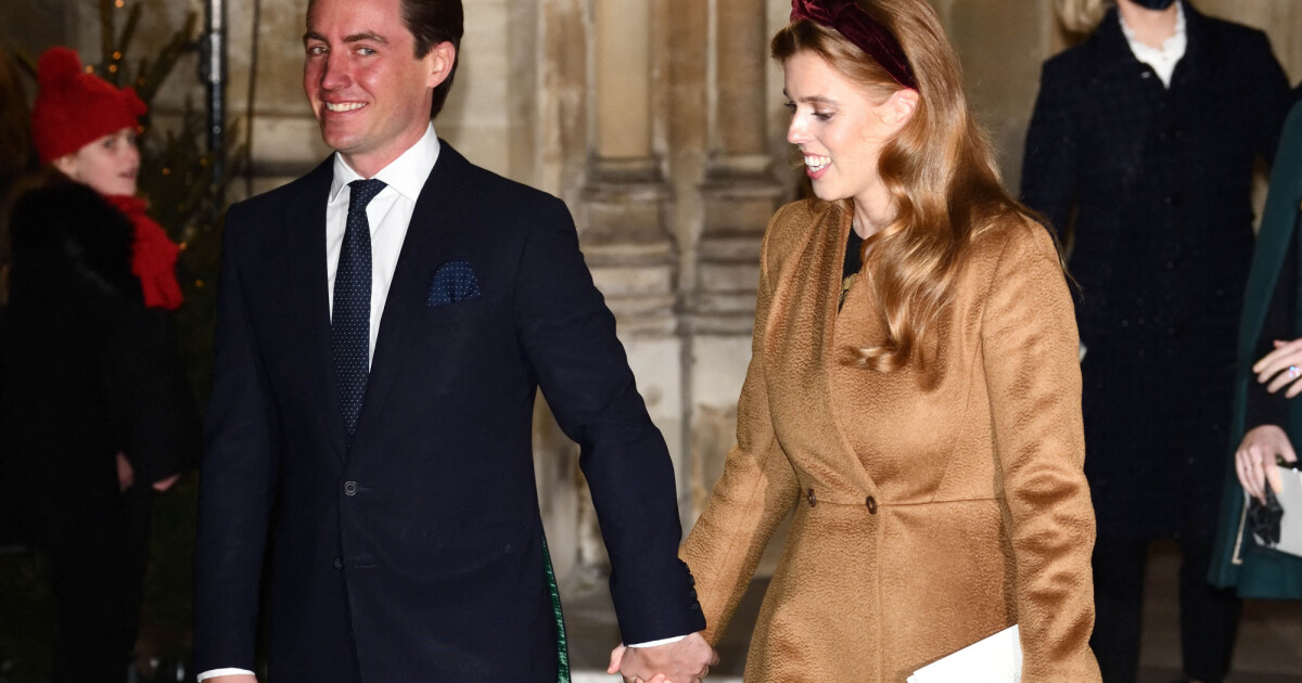La princesse Beatrice lookée pour Noël... face à Pippa Middleton ...