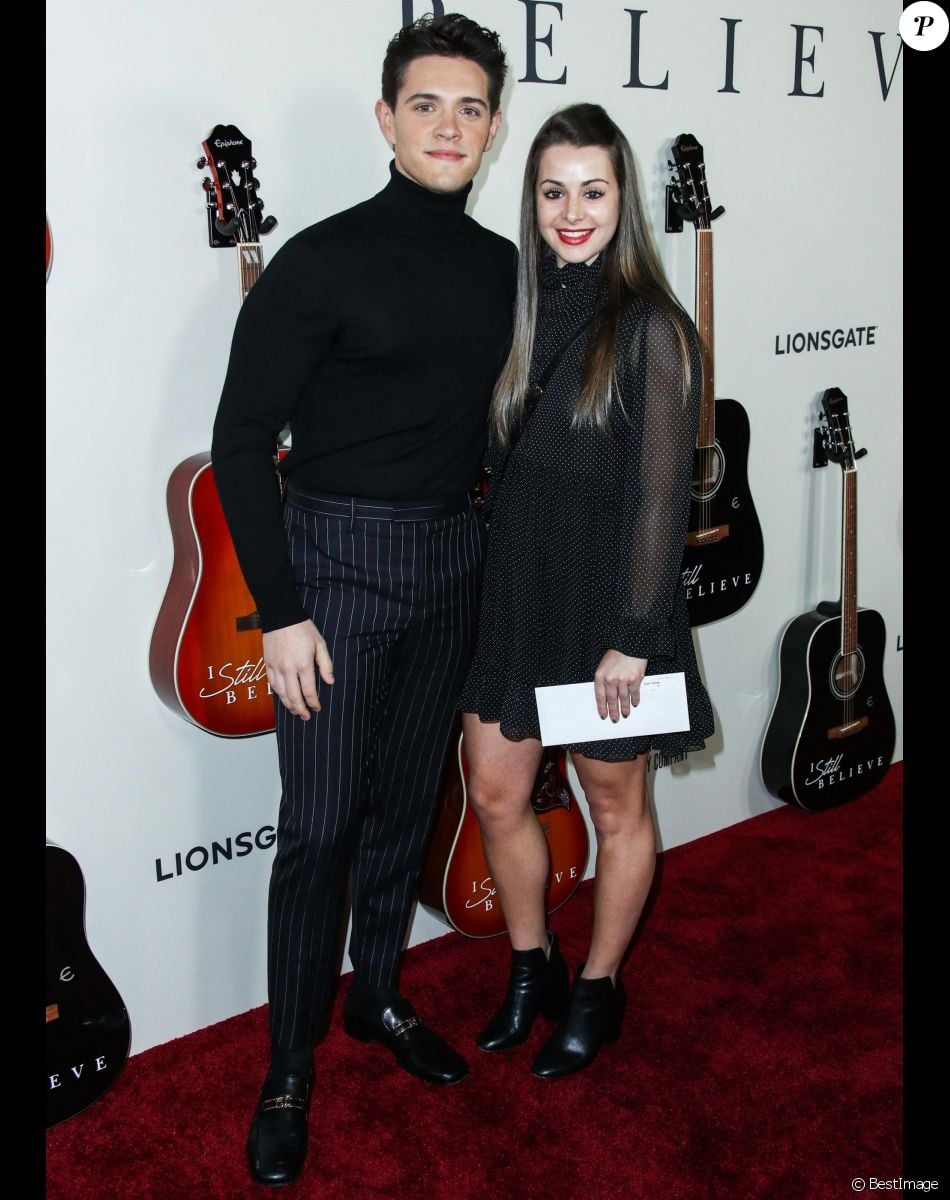 Casey Cott (Riverdale) a épousé Nichola Basara : mariage grandiose au ...