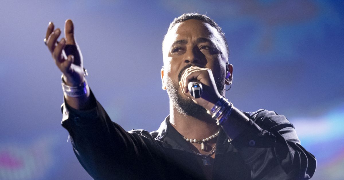 Exclusif - Slimane - Concert hommage à Johnny Hallyday Que je t'aime à ...