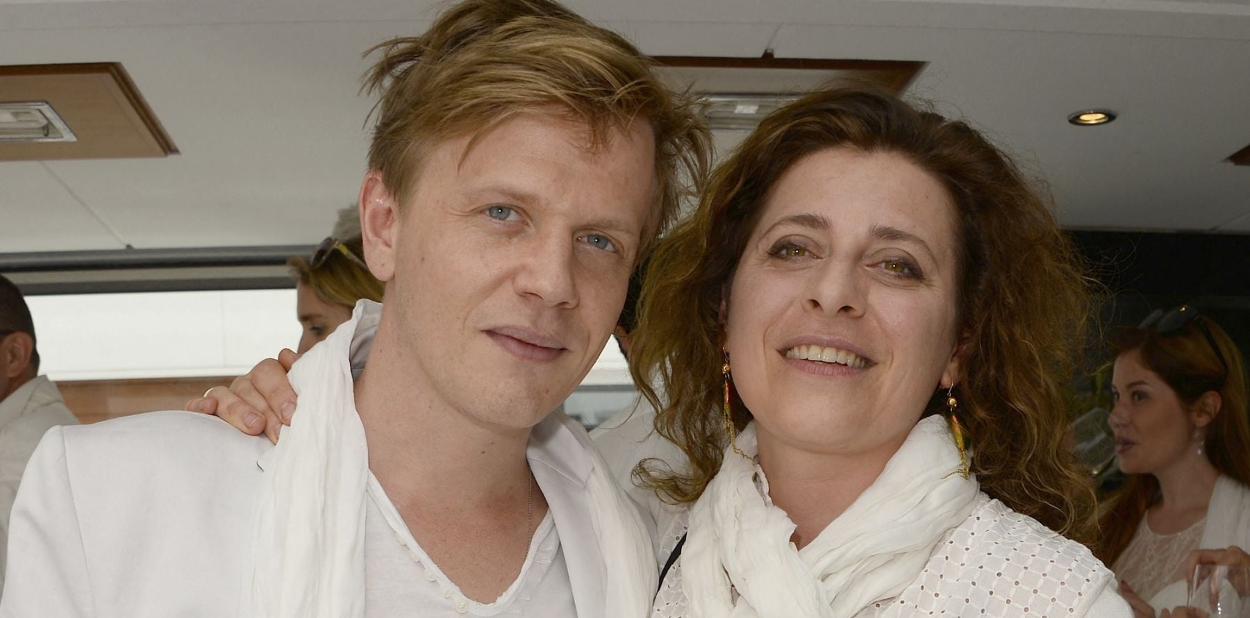 Alex Lutz fou amoureux : Mots d'amour et déclaration à sa femme ...
