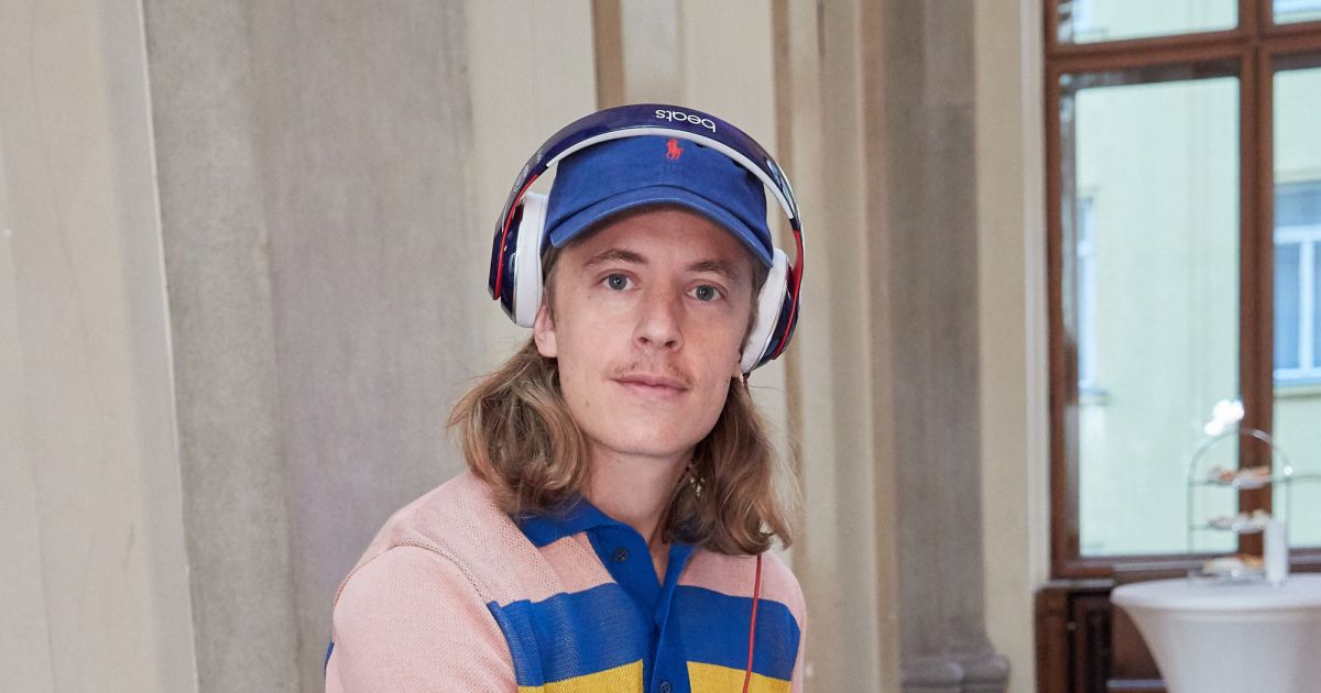 DJ Mosey (Pierre Sarkozy) au platine pour l'évènement du prix de l'art ...