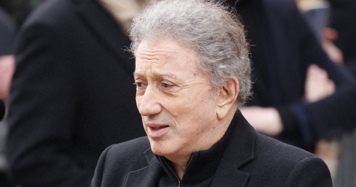 Michel Drucker - Obsèques de Jean-Pierre Pernaut en la Basilique Sainte ...