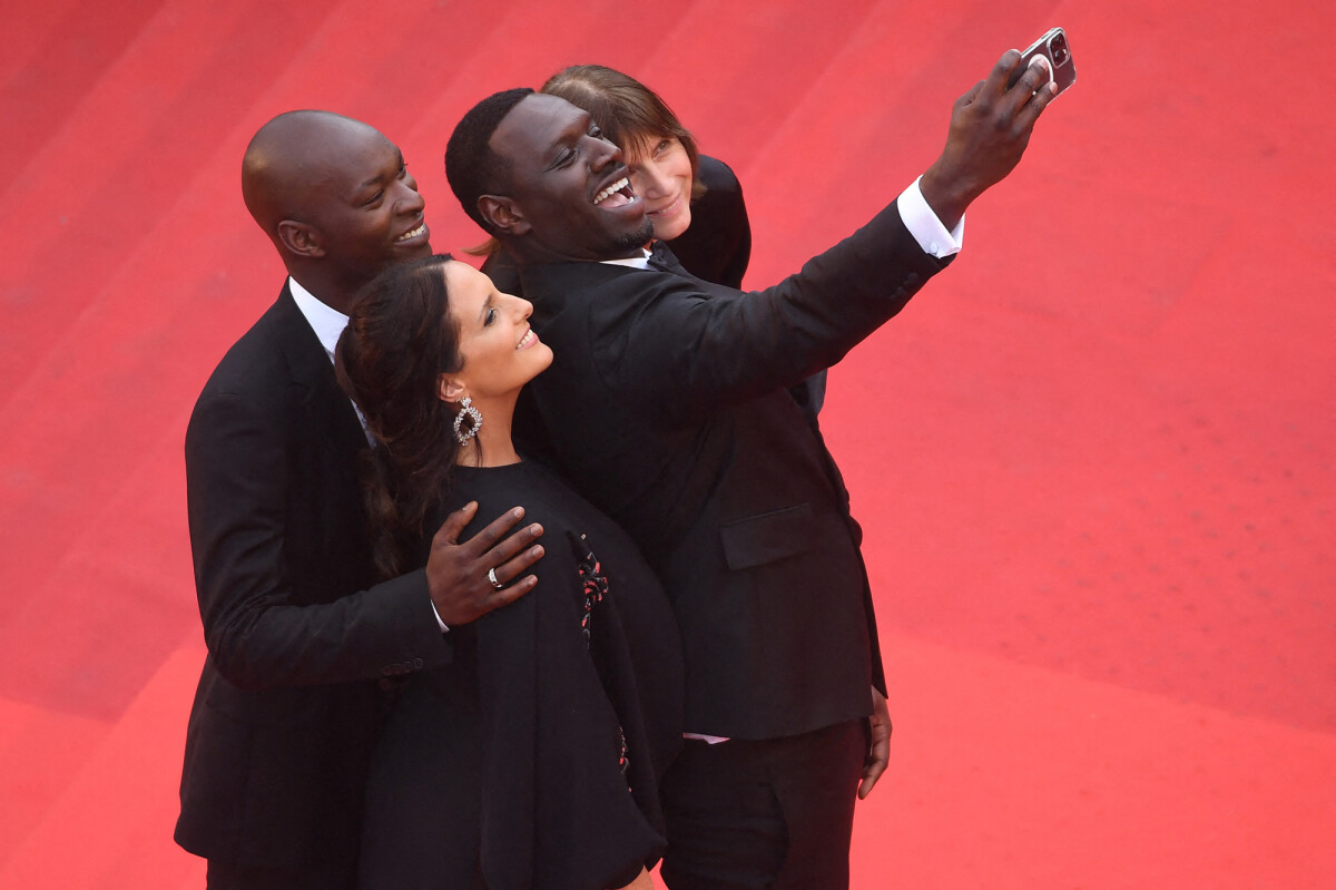 Photo : Alassane Diong, Omar Sy et sa femme Hélène - Montée des marches ...